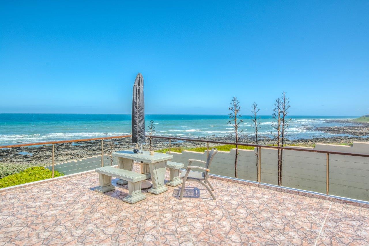 Kini Bay – A Few Steps From The Beach - RandTransfersRandTransfers